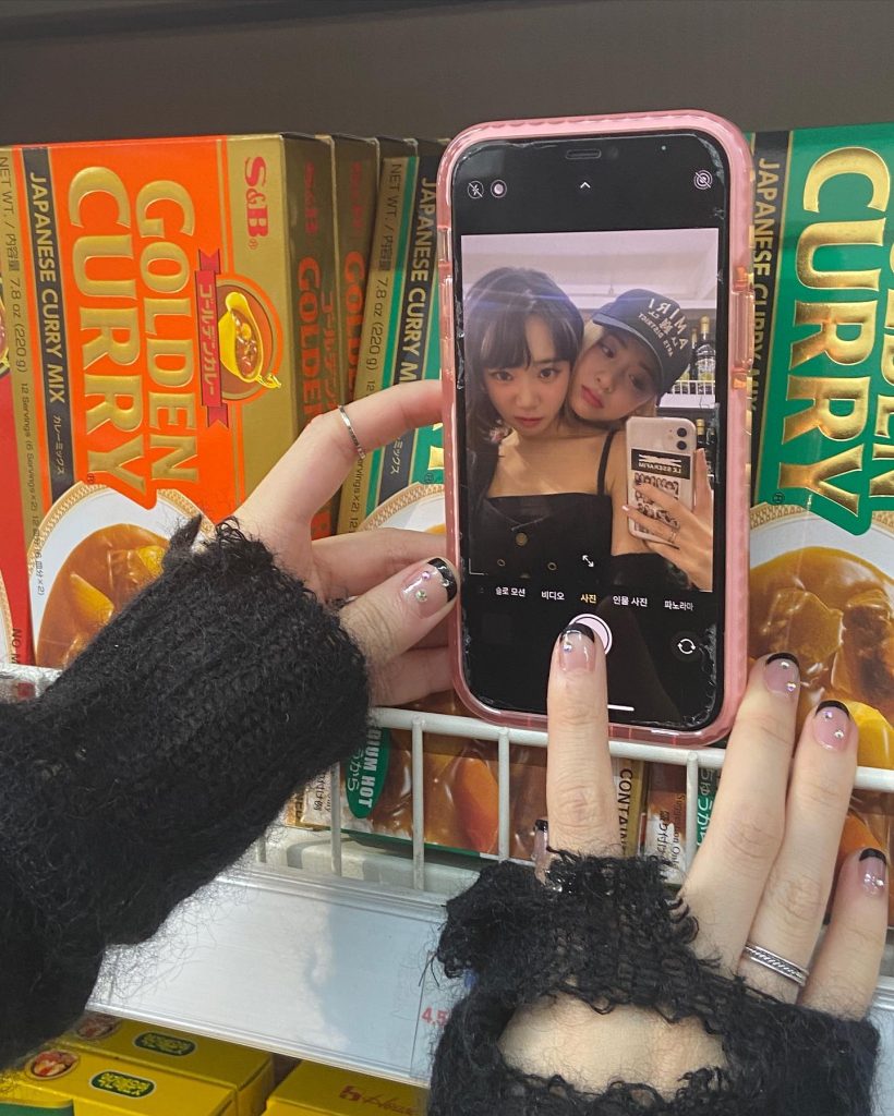 【2023年流行】韓国女子の写真（セルカ）の撮り方7選♡ | 韓国情報メディア llyouth（トゥーユース）